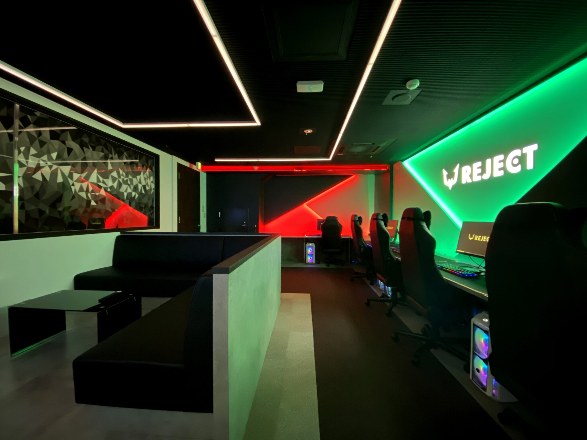 プロeスポーツチーム「REJECT」が新拠点「REJECT GAMING BASE」、新ブランドコンセプト「Road to Clutch」を ...